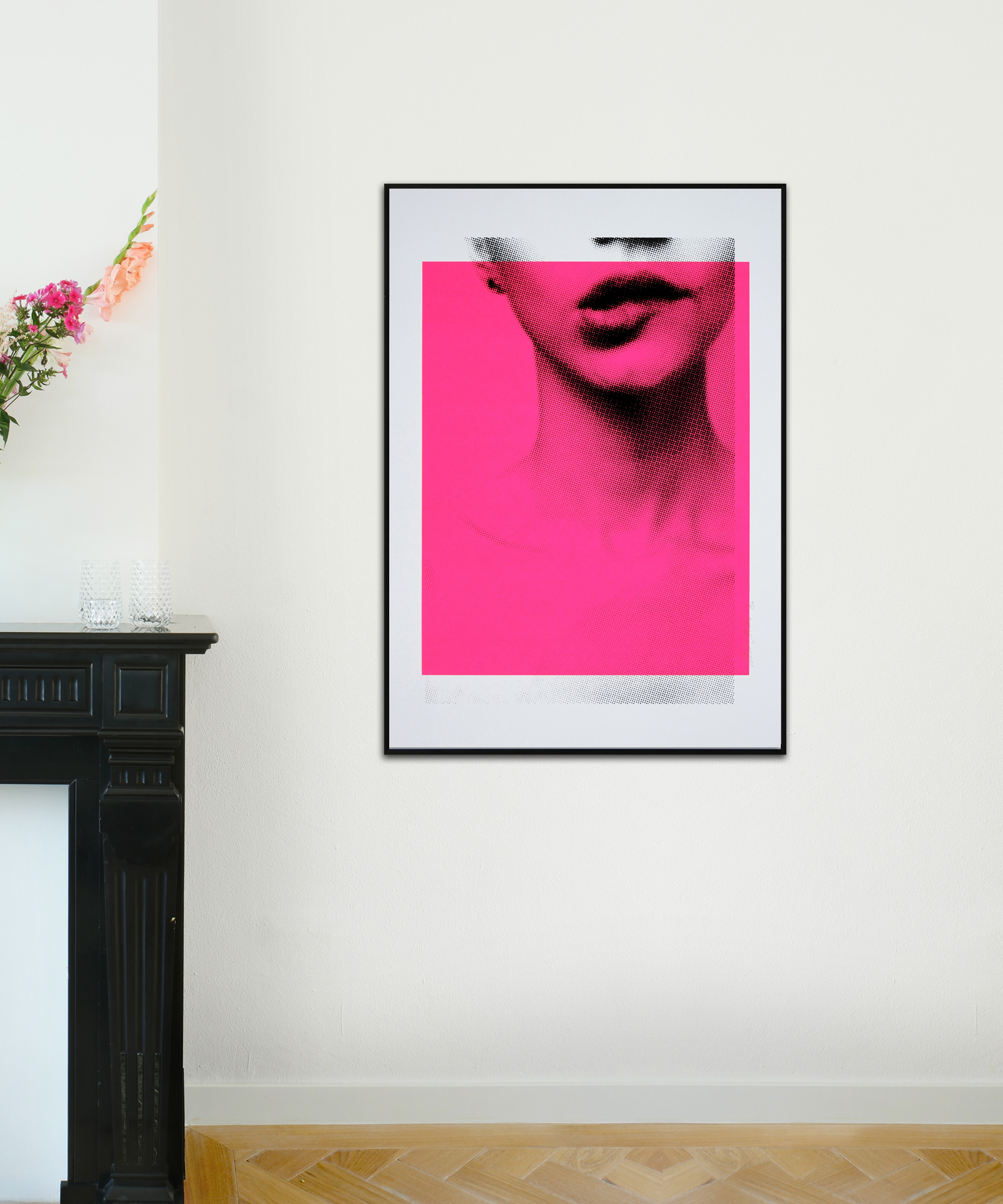 Neon Roze Zeefdruk Biting Lip In Neon Art Gallery Roxier